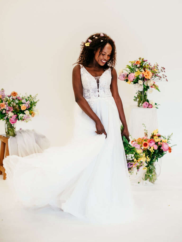 Brautkleid Lisa - A-Linie aus Tüll & Organza mit Cut-Outs